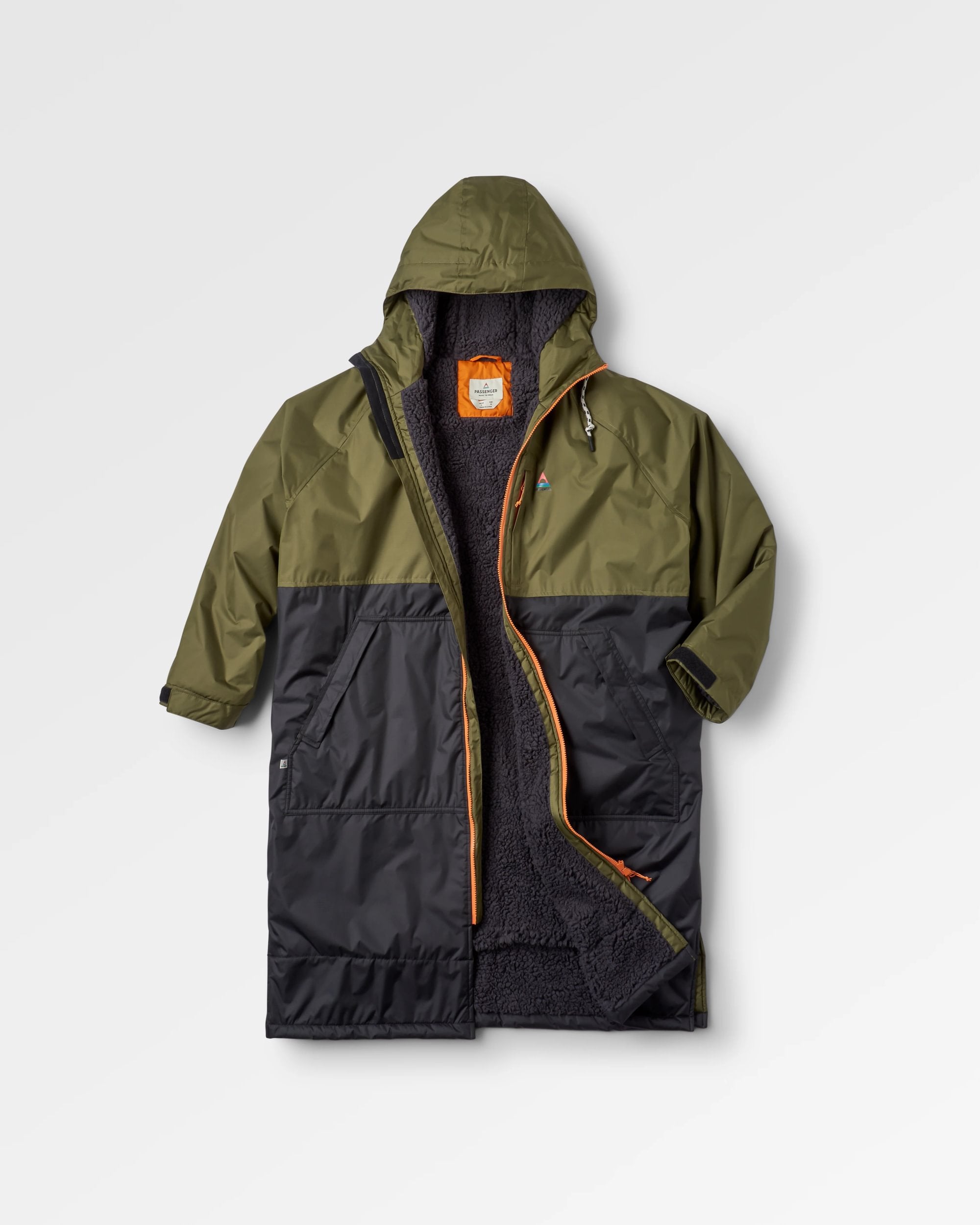 Poncho de Surf Doublé en Sherpa Recyclé Waves Noir/Kaki – Passenger